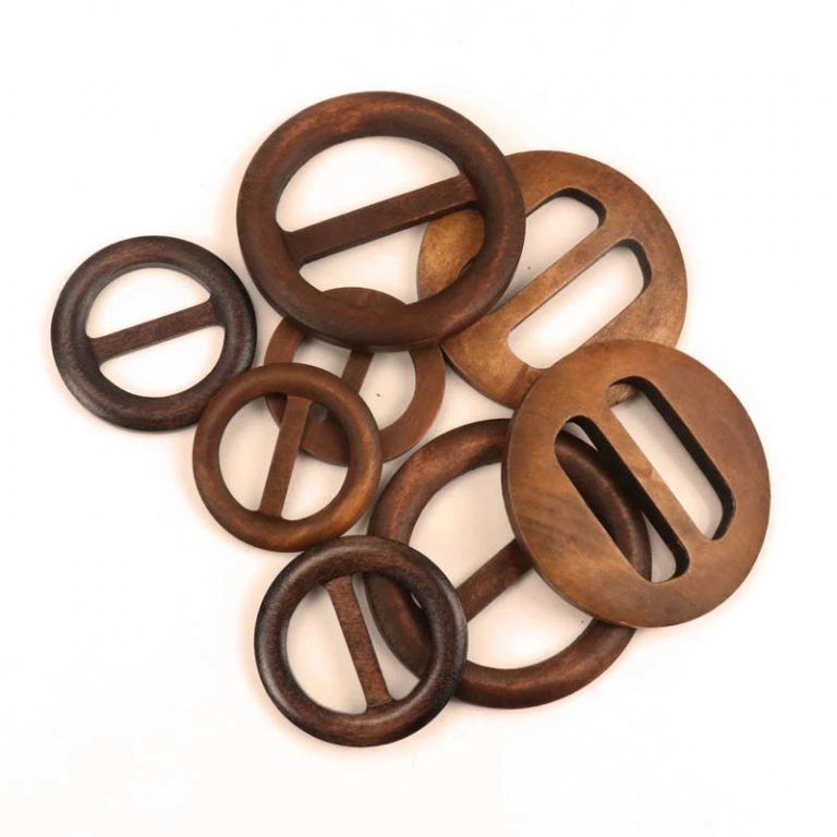 What Materials are Commonly Used to Make Belt Buckles?